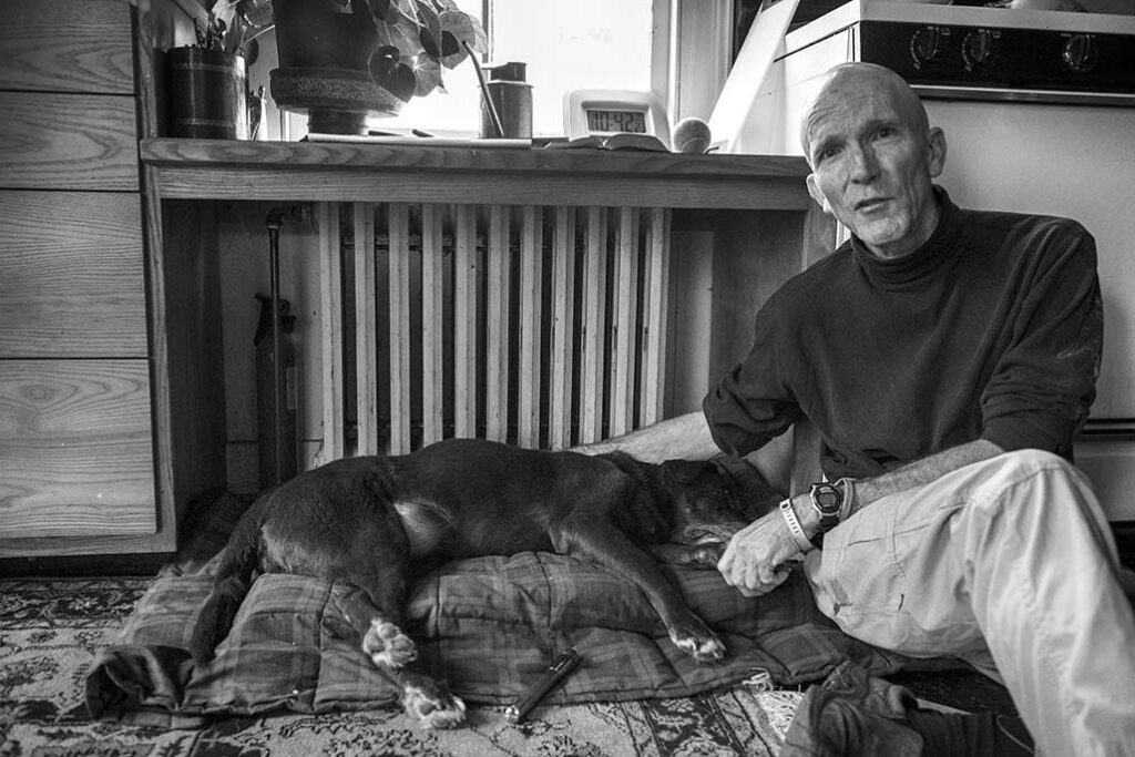 dead – Black and White